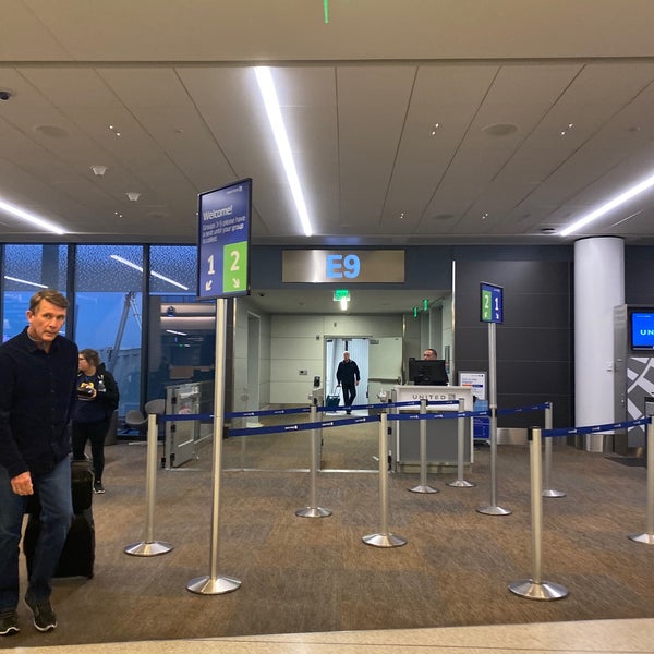 Gate E9 - 4 tips from 1192 visitors