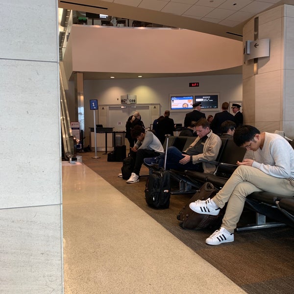 Gate G11 - Airport Gate in San Francisco