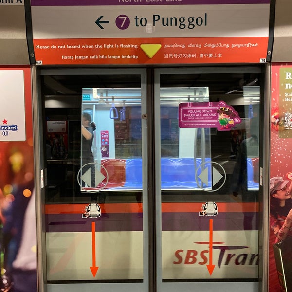 Photos at HarbourFront MRT Interchange (NE1/CC29) - Metro Station in ...