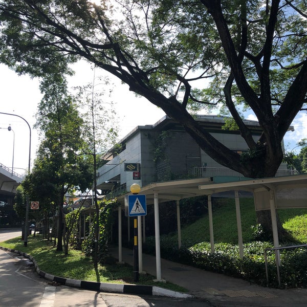 Photos at HarbourFront MRT Interchange (NE1/CC29) - Metro Station in ...