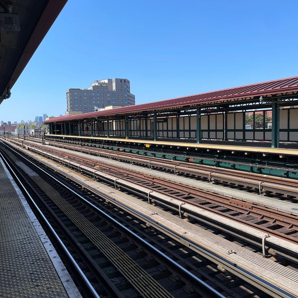 Photos at MTA Subway - 74th St/Roosevelt Ave/Jackson Hts (7/E/F/M/R ...