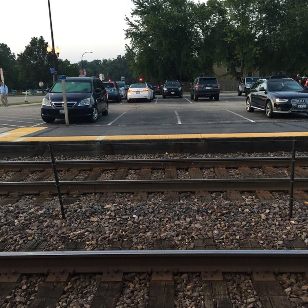 Metra - Geneva Station - Rail Station in Geneva