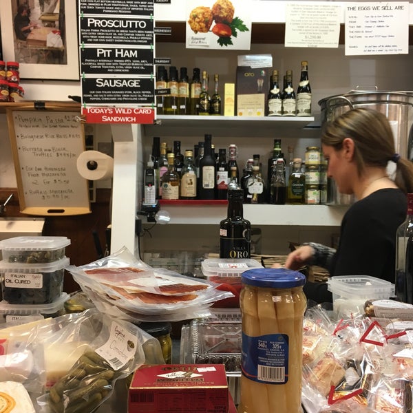 Capone Foods - 8 tips from 191 visitors