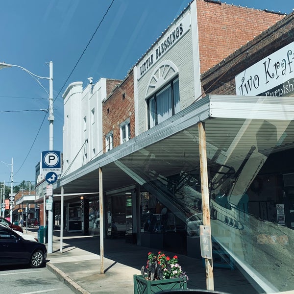 Graham Cinema - 119 N Main St