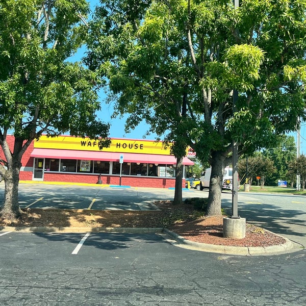Bojangles' Famous Chicken 'n Biscuits - 1056 Mebane Oak Drive