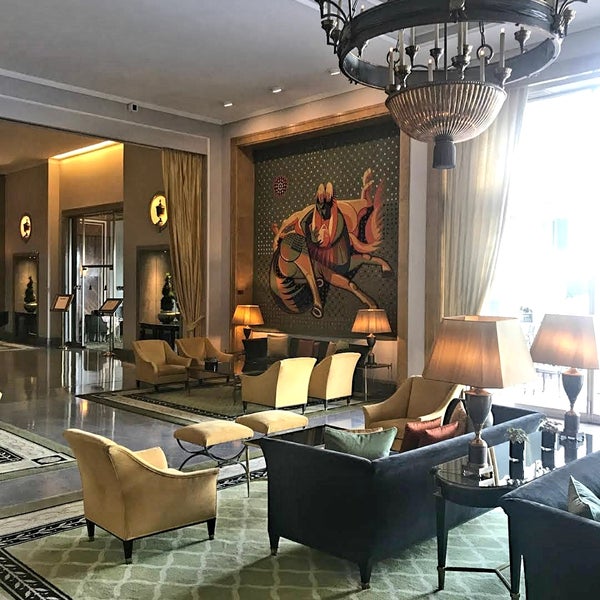 Varanda Ritz Four Seasons - São Sebastião da Pedreira - 9 tips from 313 ...