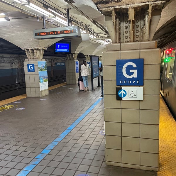Photos at Grove Street PATH Station - Metro Station in Harsimus