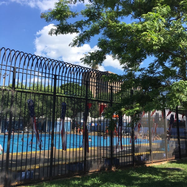 Commodore Barry Park Pool - Fort Greene - 2 tips from 123 visitors