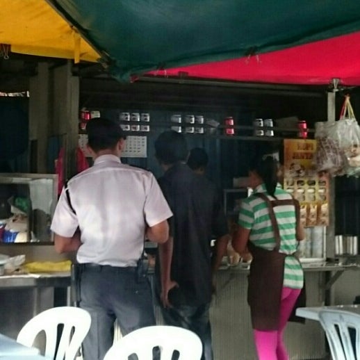 Gerai Mamak next to Menara Bukit Ceylon - Asian Restaurant in Bukit Bintang