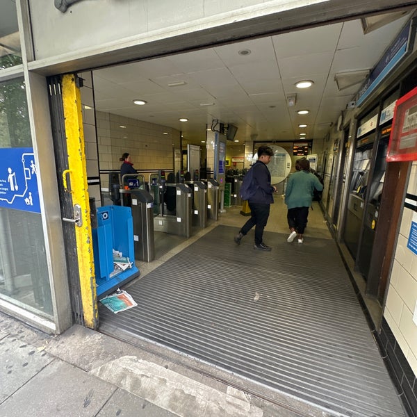 Lancaster Gate London Underground Station - City of Westminster - 5 tips