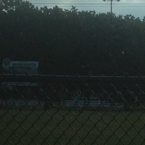 Percy B Raynor Memorial Park - Park in Centereach