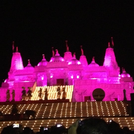 BAPS Shri Swaminarayan Mandir - Hindu Temple