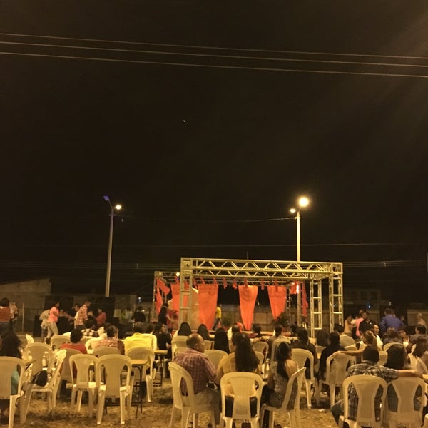 Plaza Camilo Reyes - Plaza