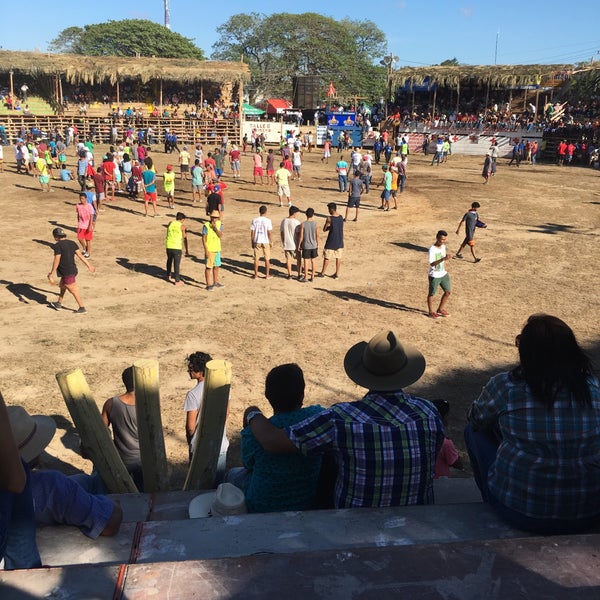 Plaza Camilo Reyes - Plaza