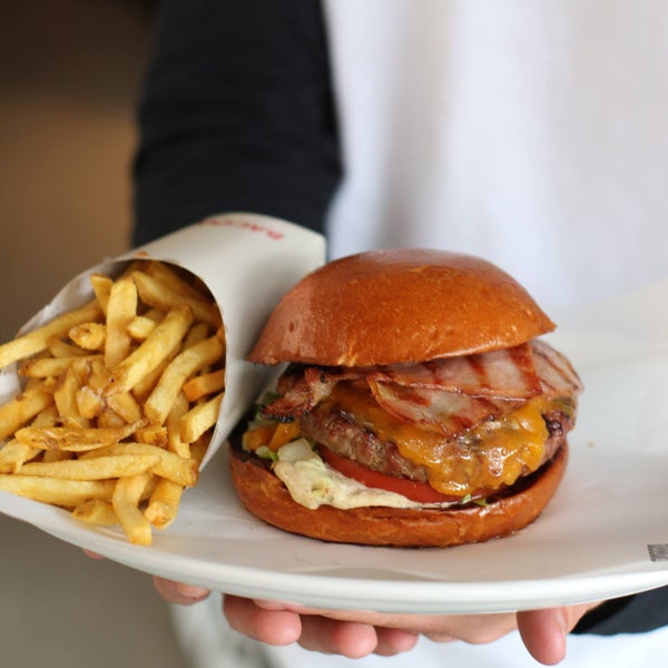 Bacoa Universitat - Burger Joint in La Dreta de l'Eixample