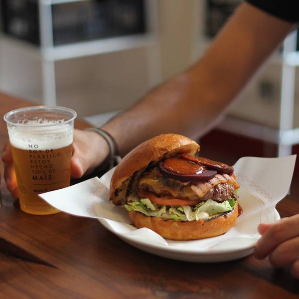 Bacoa Universitat - Burger Joint in La Dreta de l'Eixample