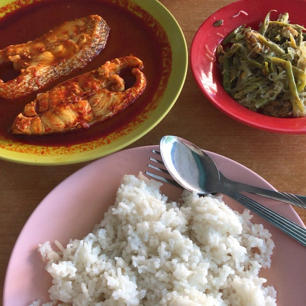 Mak Limah Asam Pedas - Malay Restaurant