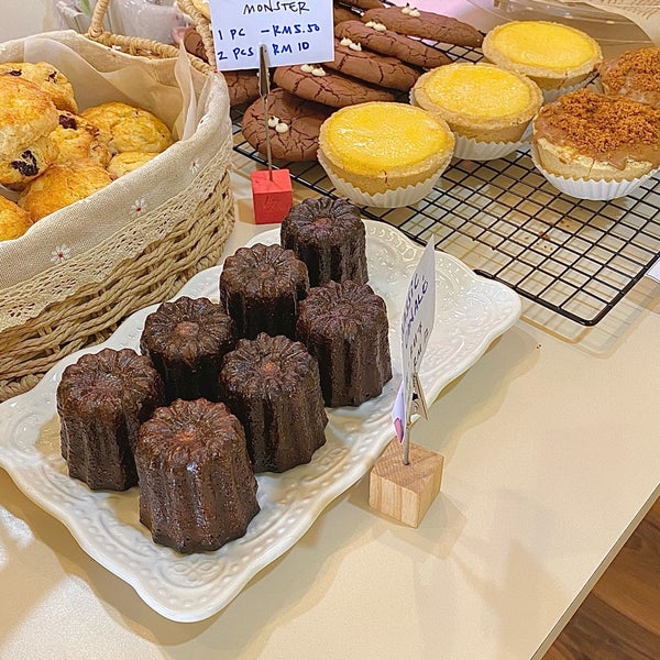 Maneh By Momo - 8 visitors