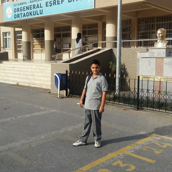 Photos at Orgeneral Eşref Bitlis İ.Ö.O. - Şirinevler - 2 tips