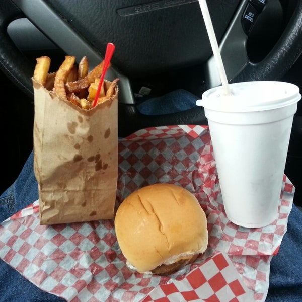 Shake Shoppe - Ice Cream Parlor in Kakabeka