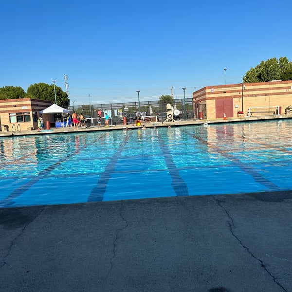 Johansen High School Pool - Swimming Pool
