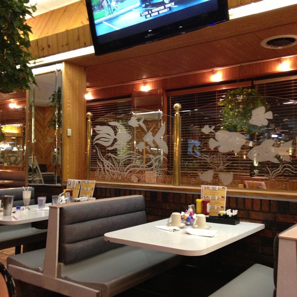 Golden Nugget - Diner in Ravenswood