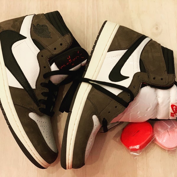 Photos at HarbourFront MRT Interchange (NE1/CC29) - Metro Station in ...