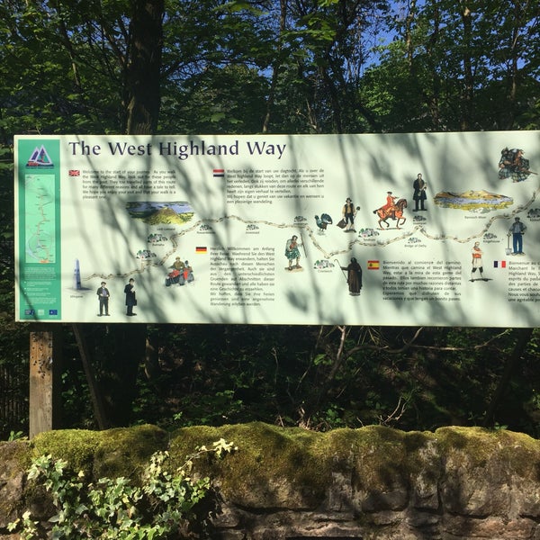West Highland Way Official Start - Trail in Milngavie