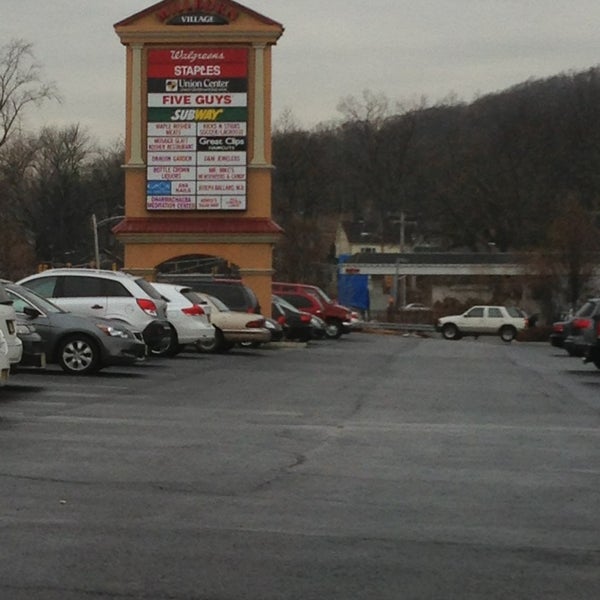 Millburn Mall - Shopping Mall in Union