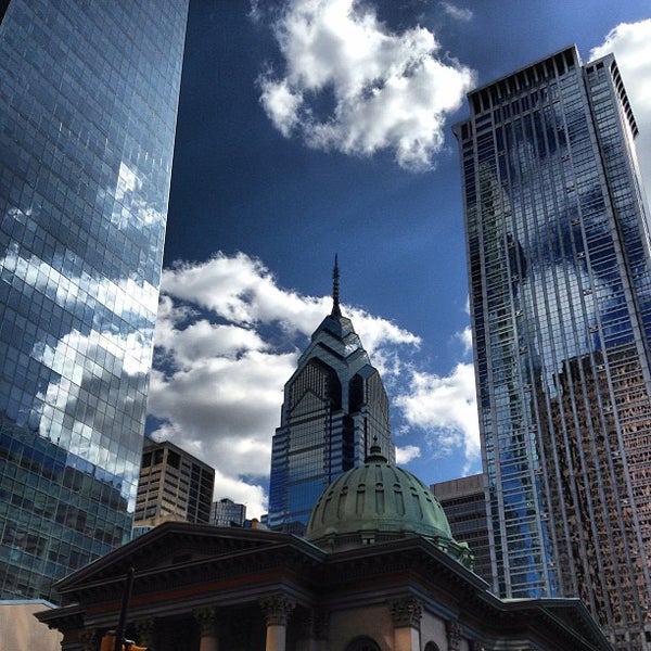 Three Logan Square - Building in Logan Square