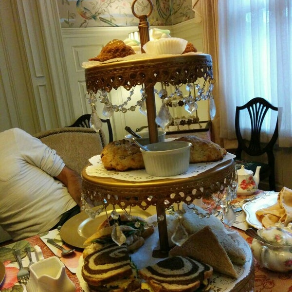 Silver Fountain Inn & Tea Parlor - Tea Room