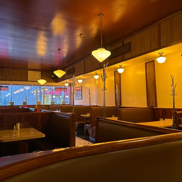 The Lakeview Restaurant - 160 tips