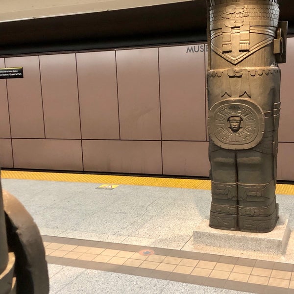 Museum Subway Station - Metro Station in Toronto