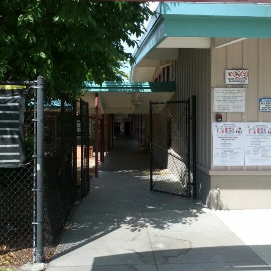 Monta Loma Elementary School