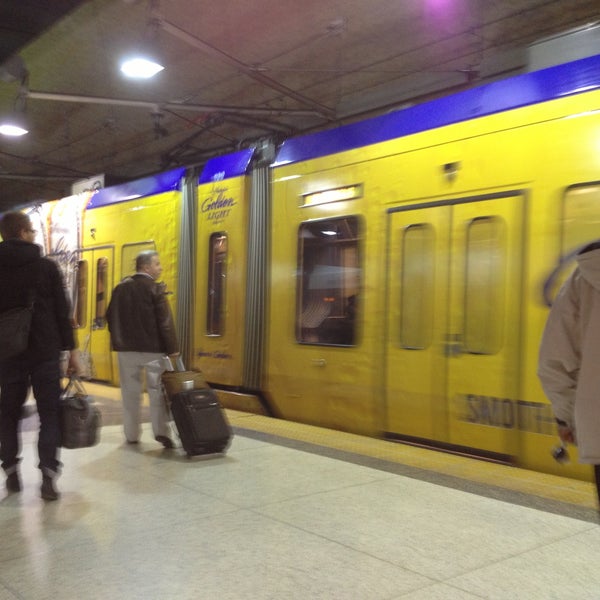 Fort Snelling LRT Station - 6053 Minnehaha Ave