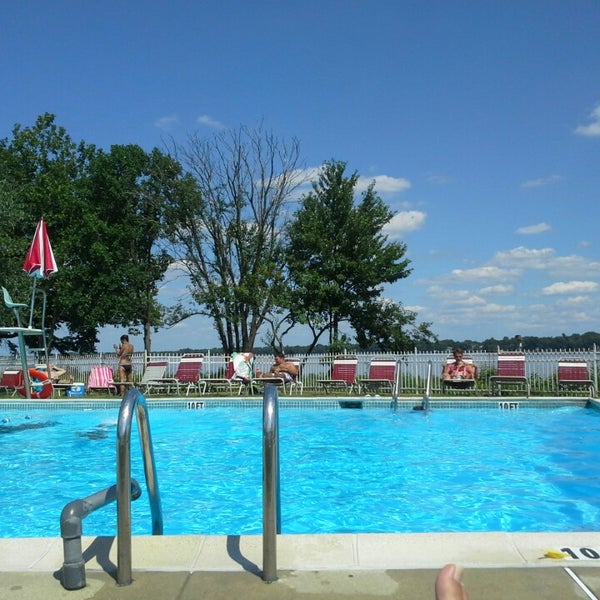 Salem Harbour Swim Club - Swimming Pool in Bensalem