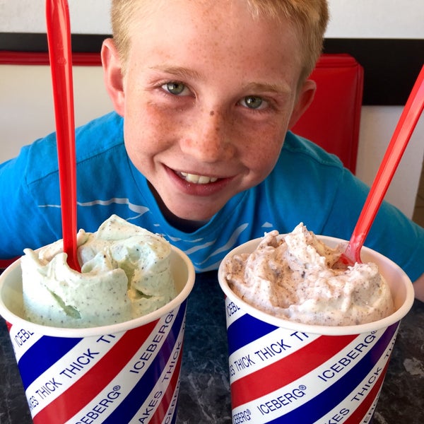 Iceberg Drive Inn Logo