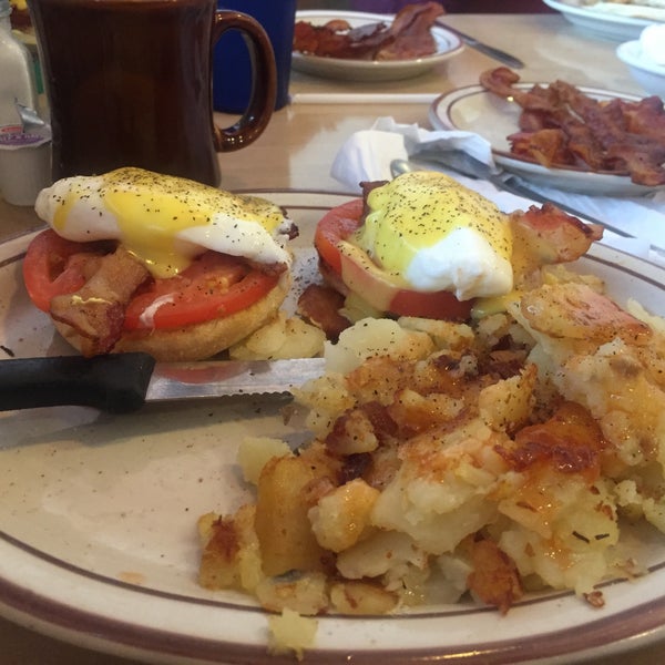 Squeaky Rail Diner - 505 N Enola Rd