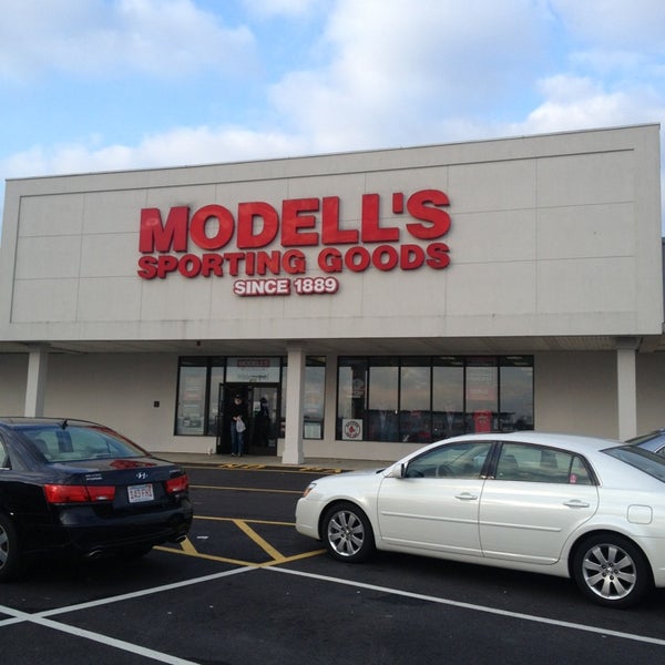 Photos at Modell's Sporting Goods (Now Closed) - Sporting Goods Retail