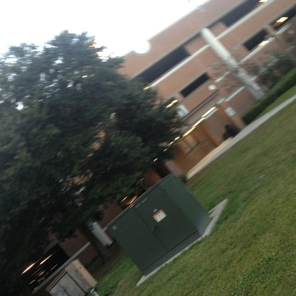 UCF Parking Garage I - 3 tips