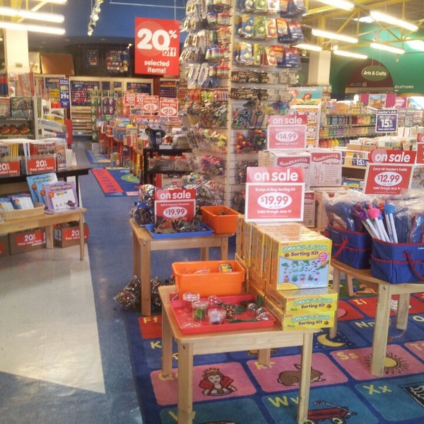 Lakeshore Learning (Now Closed) - Miscellaneous Store in South Robertson