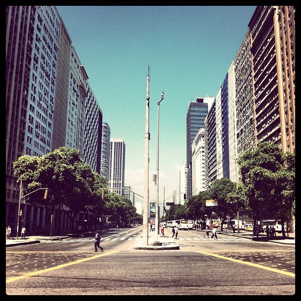 Avenida Presidente Vargas - Road in Centro