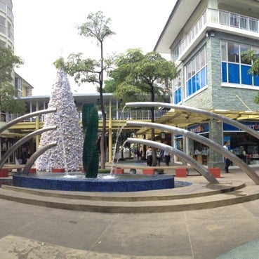 Serendra Piazza - 79 tips de 11371 visitantes