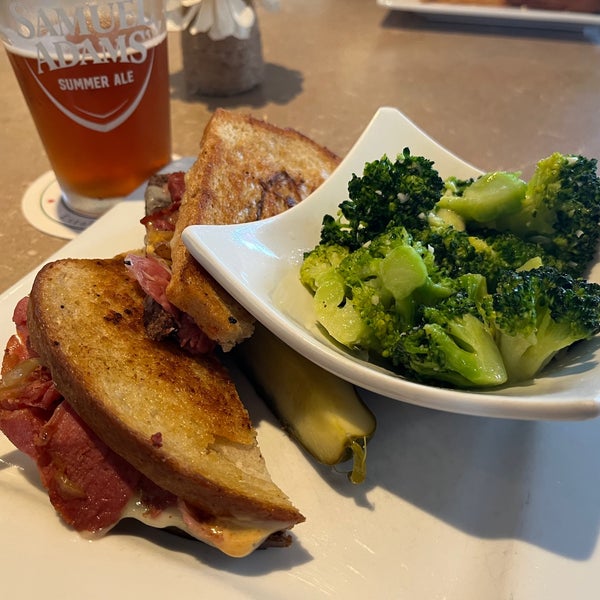 Grill 28 - American Restaurant