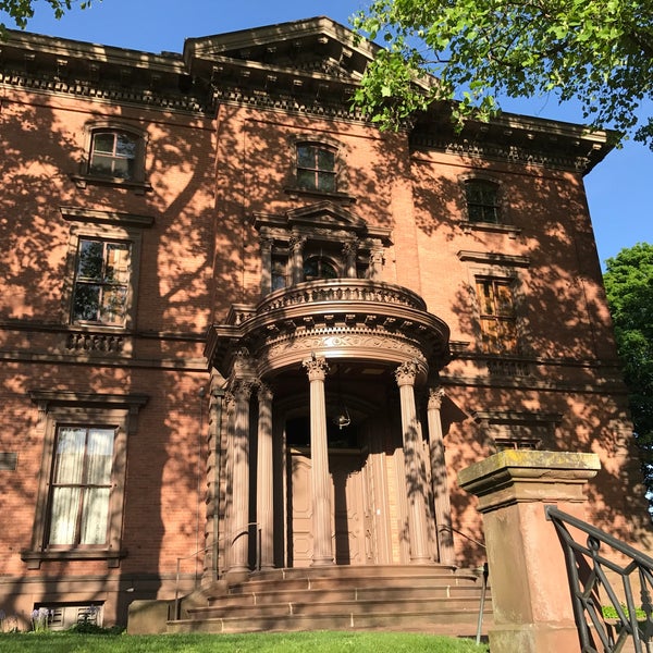 Governor Henry Lippitt House Museum - Art Museum in College Hill