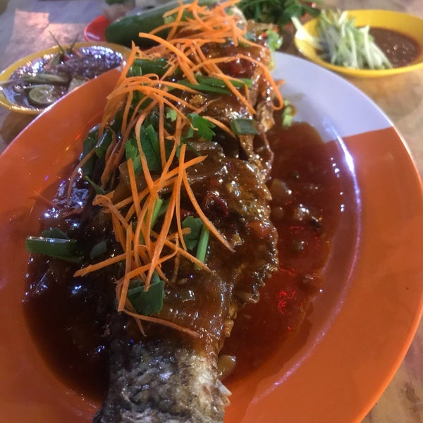 Restoran KST (Ikan Bakar) - Seafood Restaurant in Kota Bharu