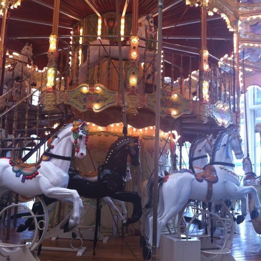 Photos at Palisades Center Mall - 142 tips