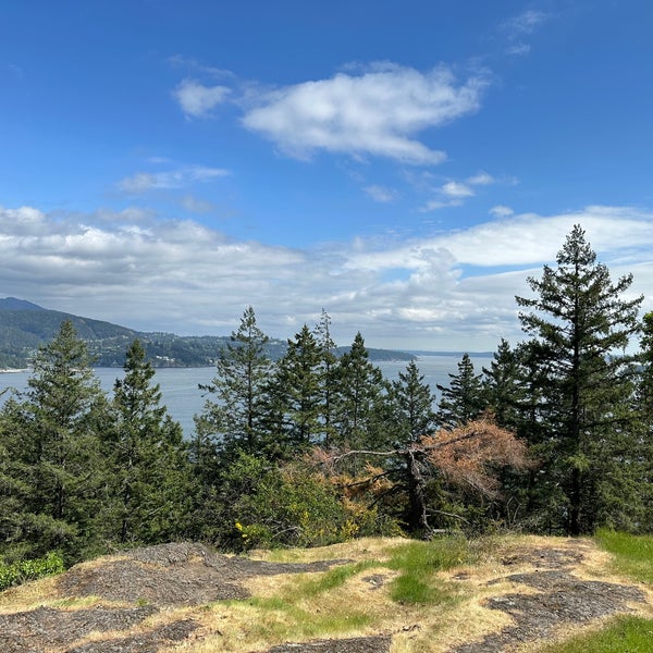Dorman Point - Scenic Lookout in Bowen Island