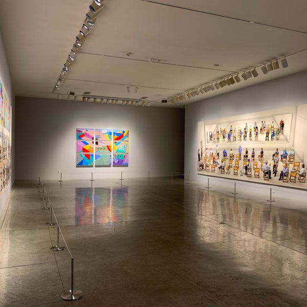 La Louver Gallery - Venice, CA