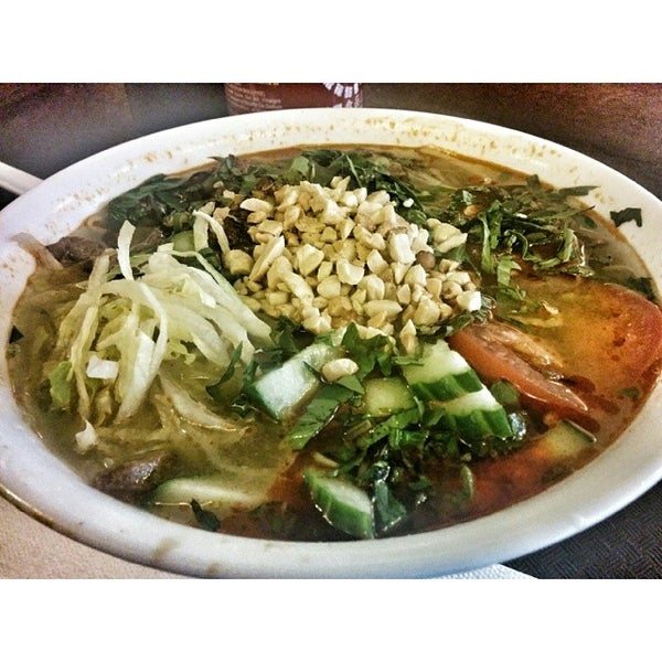 Spring Roll Chalet - Downtown Calgary - 0 tips